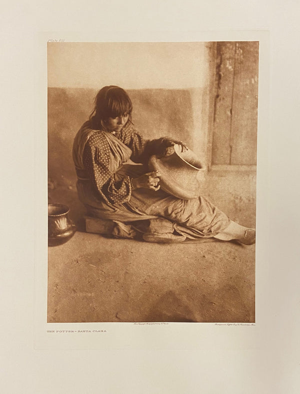 The Potter - Santa Clara - Tewa - The Curtis Gallery